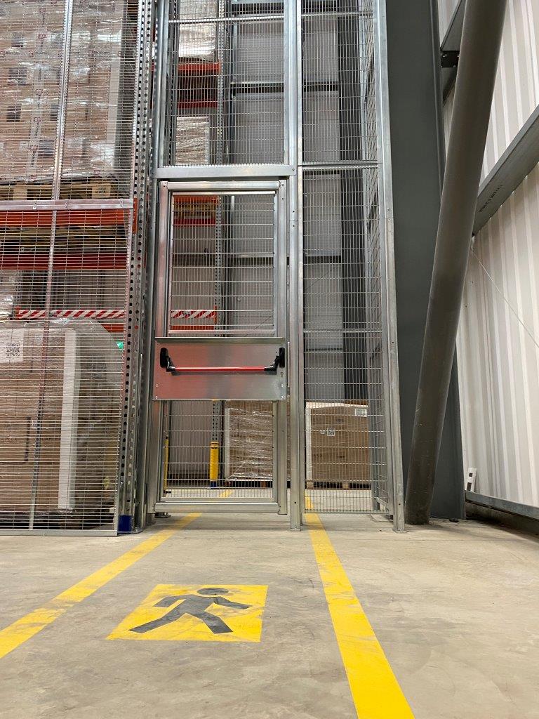 EZR Install Large Security Cage For Dangerous Goods Storage