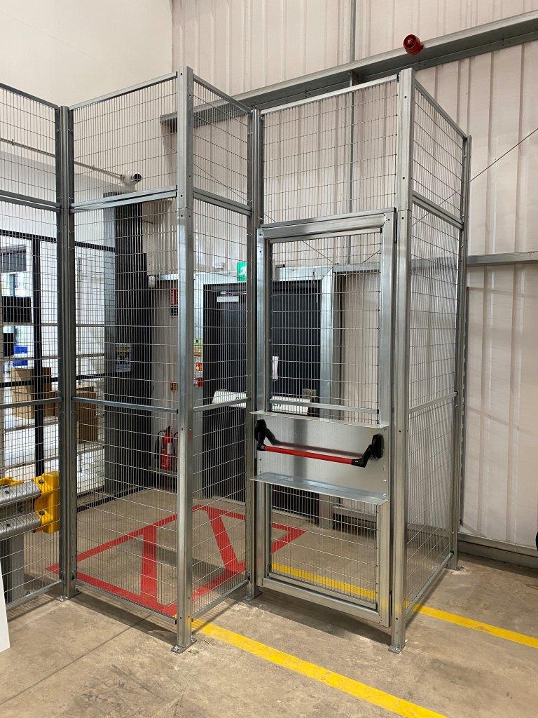 EZR Install Large Security Cage For Dangerous Goods Storage